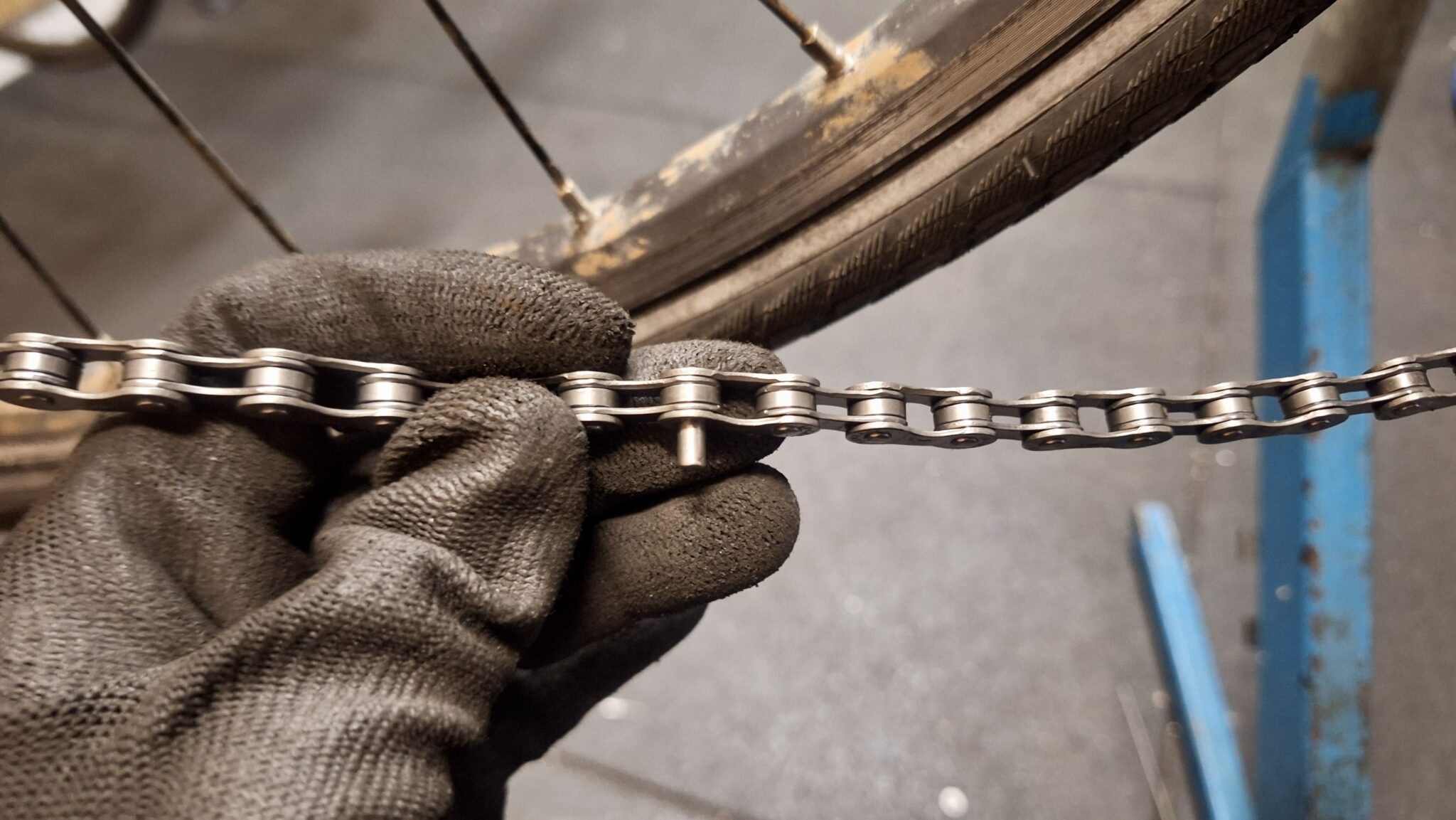 Changing a bicycle chain - Complete step-by-step tutorial + video